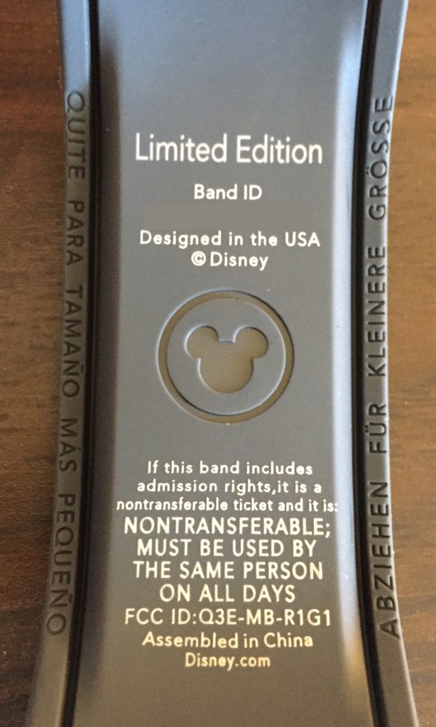 First images of the Santa Olaf MagicBand are here! - Disney MagicBand ...