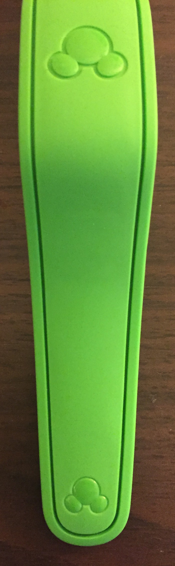 Some more solid color MagicBand prototypes discovered - Disney ...