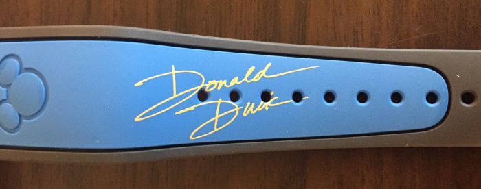 Donald Signature - Disney MagicBand, MyMagic+, and FastPass+ collectables