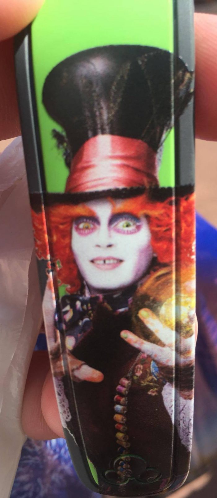 Alice Through the Looking Glass LE 2500 MagicBand released - Disney ...