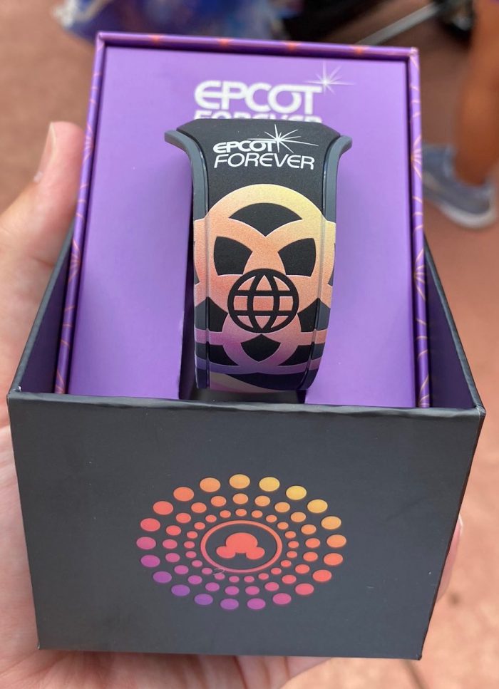 Four new MagicBands released today and include a new solid color and ...